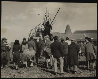 Daily Herald Photograph: Tithe War | Science Museum Group Collection