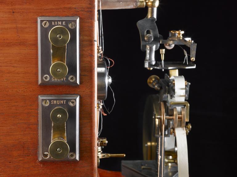 Siphon recorder, 1870 | Science Museum Group Collection