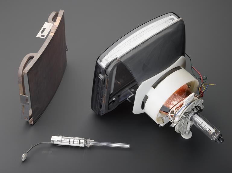 Sony "Trinitron" 12-inch colour television display tube, 1971 | Science ...