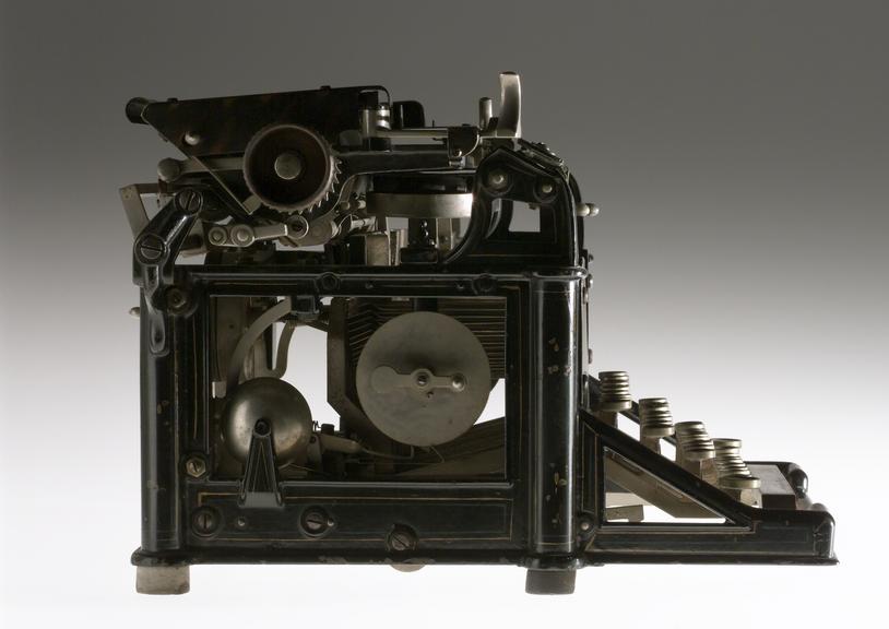 Underwood 1 Typewriter, 1897 | Science Museum Group Collection