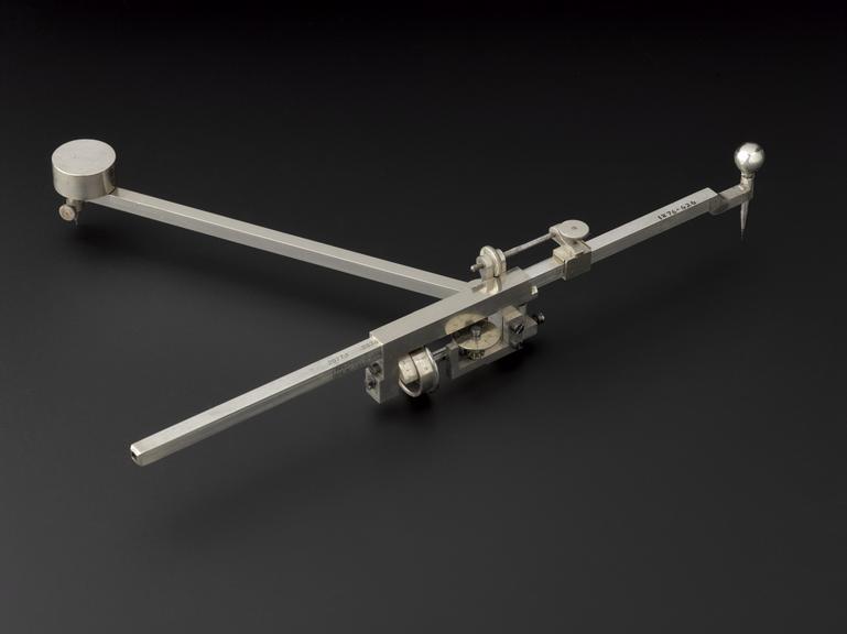 Polar planimeter, Amsler's | Science Museum Group Collection
