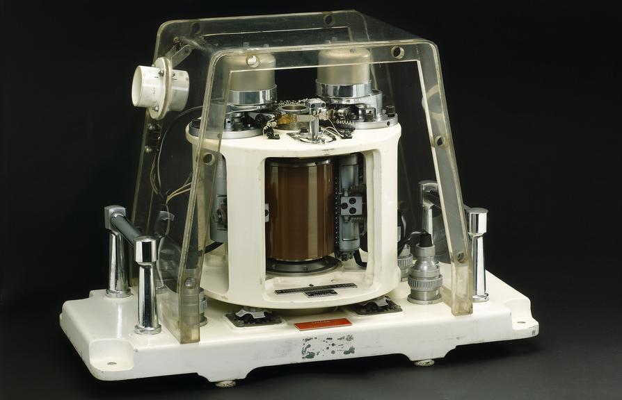 Magnetic drum store storage device, from Deuce computer | Science ...