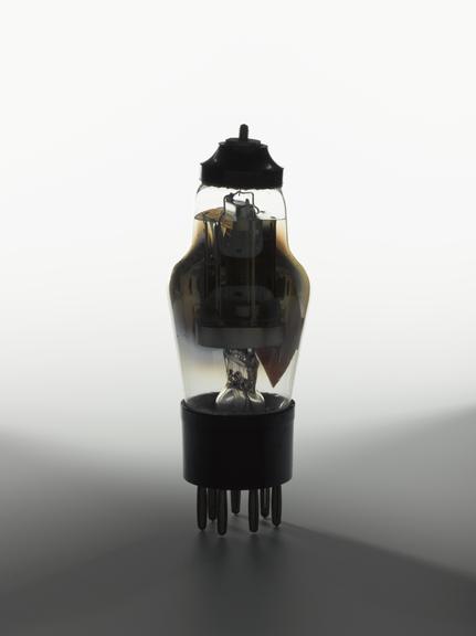 Mullard DW6 full-wave rectifier valve (McVitie Weston valve collection ...