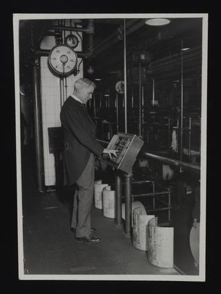 Daily Herald Photograph: New Daily Herald building | Science Museum ...