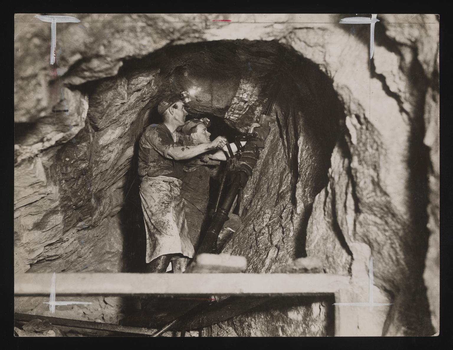 A photographic print of Industry, Metals, Tin | Science Museum Group ...