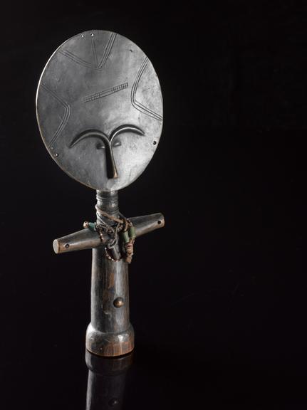 Carved wooden fetish doll or "Akua Mma" | Science Museum Group Collection