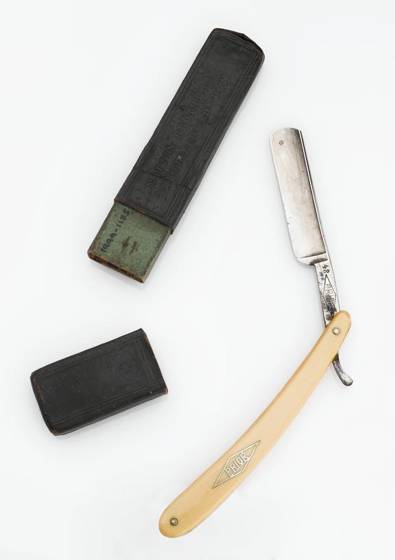 Cut-throat razor made by Prior | Science Museum Group Collection