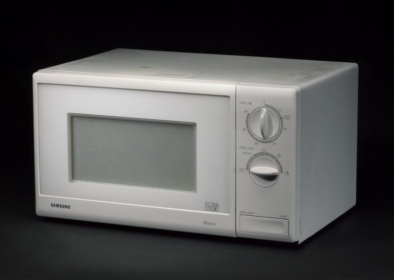 Samsung microwave oven, 1990s | Science Museum Group Collection