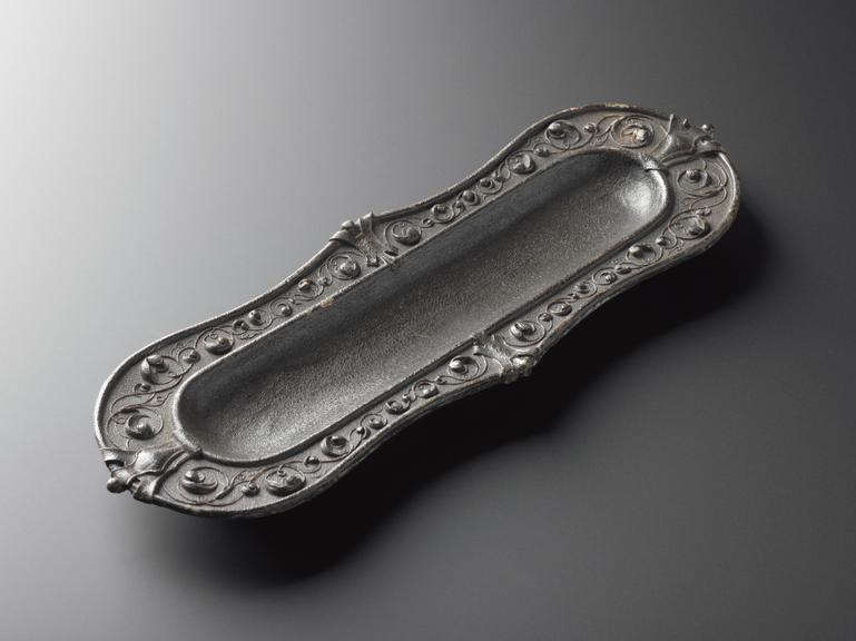 Pen tray made of gutta-percha | Science Museum Group Collection