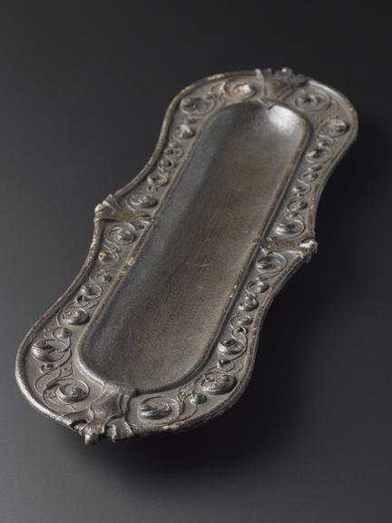 Pen tray made of gutta-percha | Science Museum Group Collection