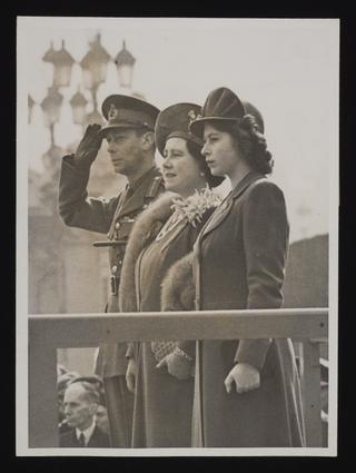 A photographic print of Queen Elizabeth II, Obituary File | Science ...