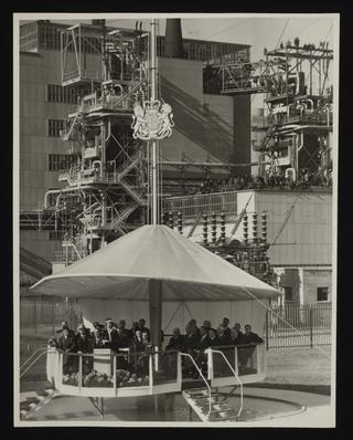 A photographic print of Queen Elizabeth II, Opens Worlds First Atomic ...