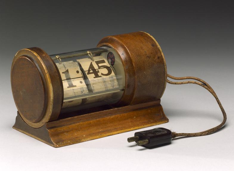 Synchronous mains electric clock of the self-starting type | Science ...