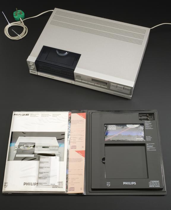 Philips CD303 compact disc player, c1983. | Science Museum Group Collection