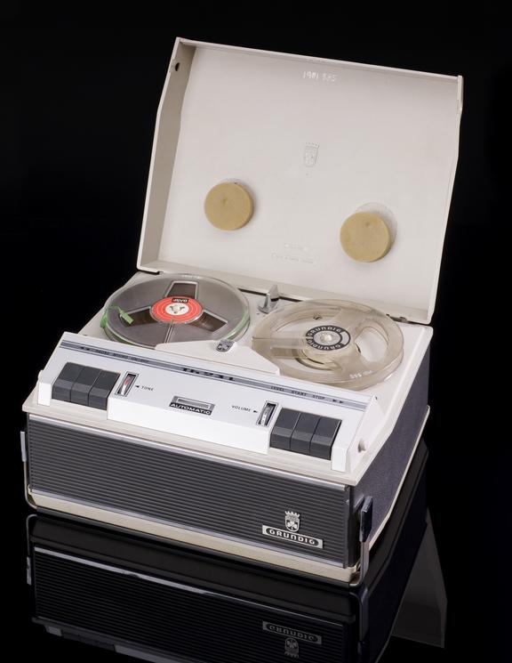 Grundig reel-to-reel portable tape recorder model TK 23L | Science ...