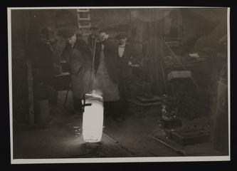 Daily Herald Photograph: Bell casting | Science Museum Group Collection