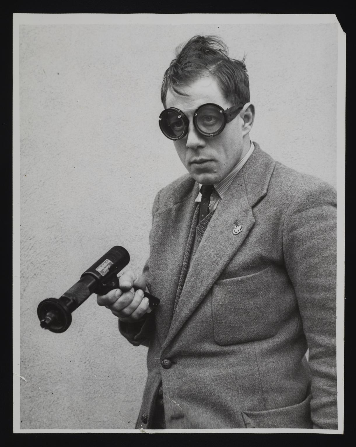 Daily Herald Photograph: Explosive driver | Science Museum Group Collection