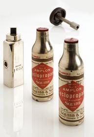Two ‘Amplon’ bottles of cyclopropane gas | Science Museum Group Collection