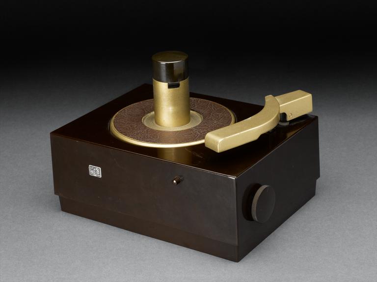 Record player | Science Museum Group Collection