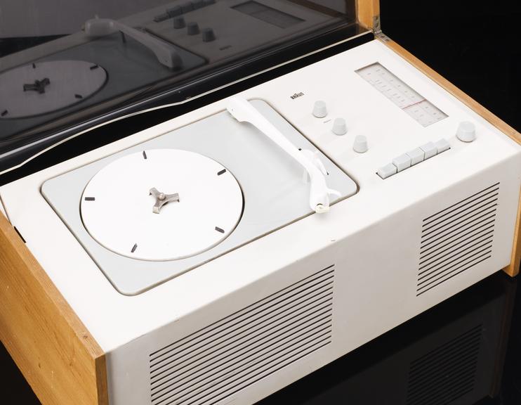 Braun table radiogram, c 1962. | Science Museum Group Collection