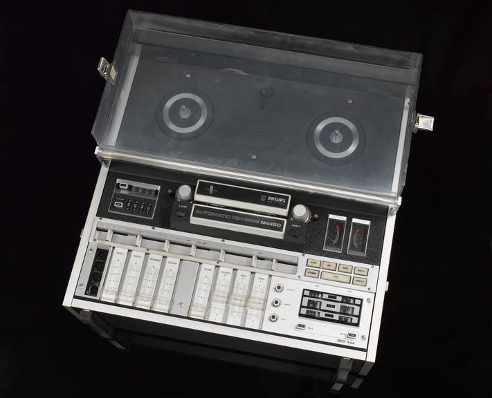 STEREO (1/4 inch) TAPE RECORDER Model N4450 by Philips | Science Museum ...