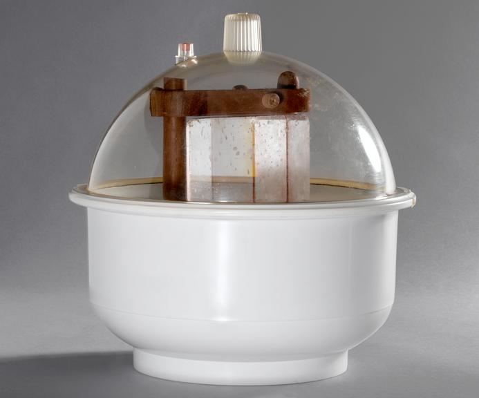 Rock salt prism used in pioneering work on the infra-red spectrum, 1920 ...