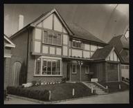 Daily Herald Photograph: Ideal Home Exhibition, Knowle House | Science ...
