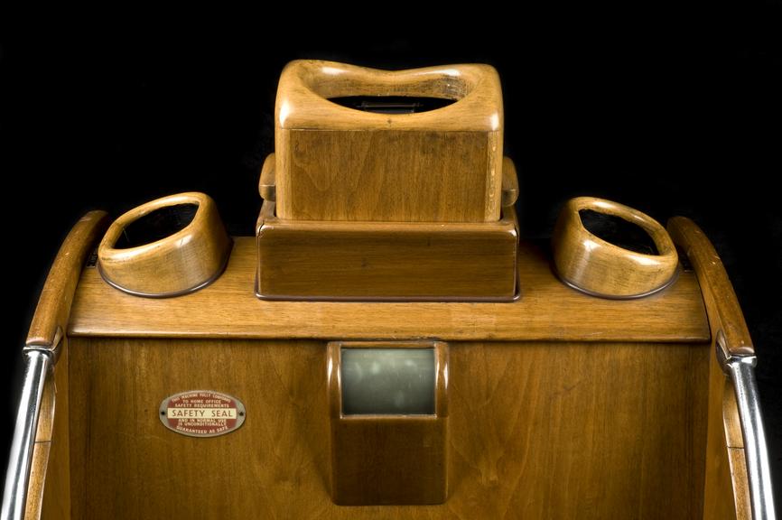 Pedoscope X-ray apparatus | Science Museum Group Collection