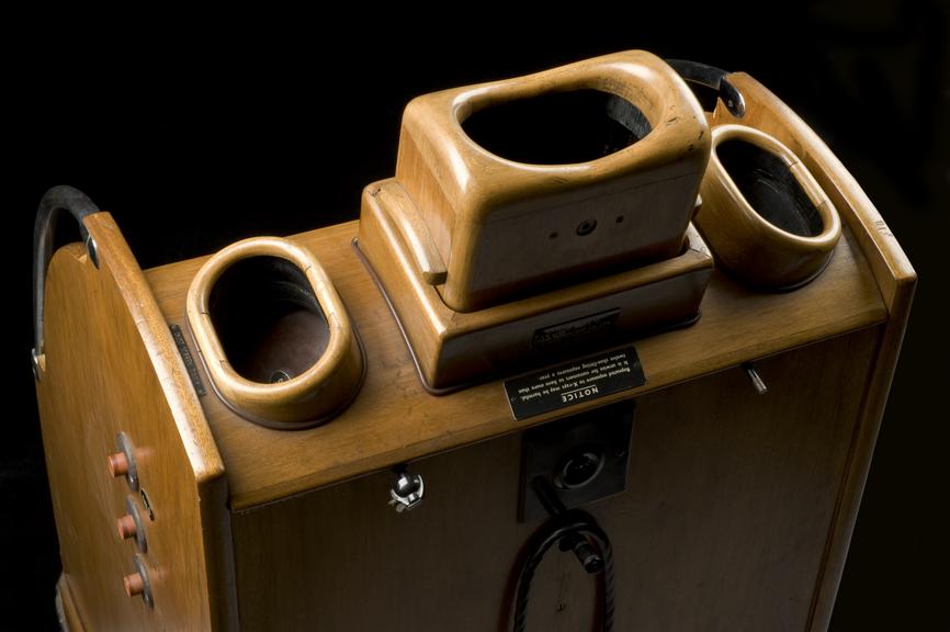 Pedoscope X-ray apparatus | Science Museum Group Collection