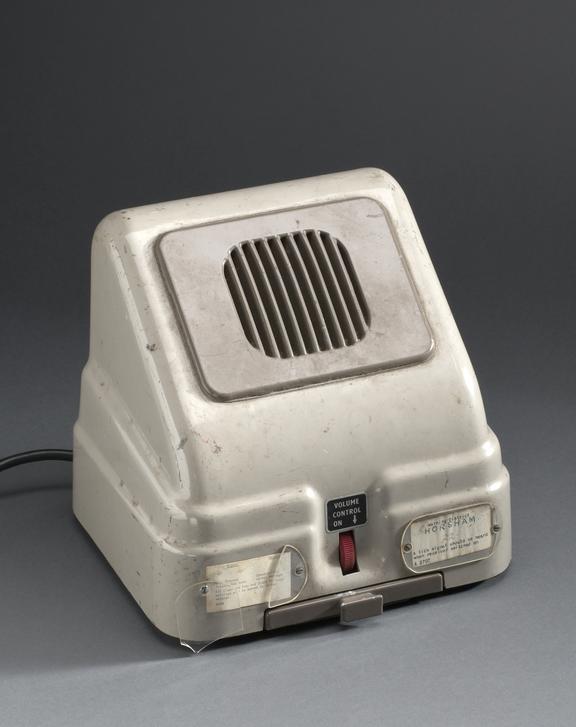 Receiver Carrier WB400A, part of the UK early warning system, about ...