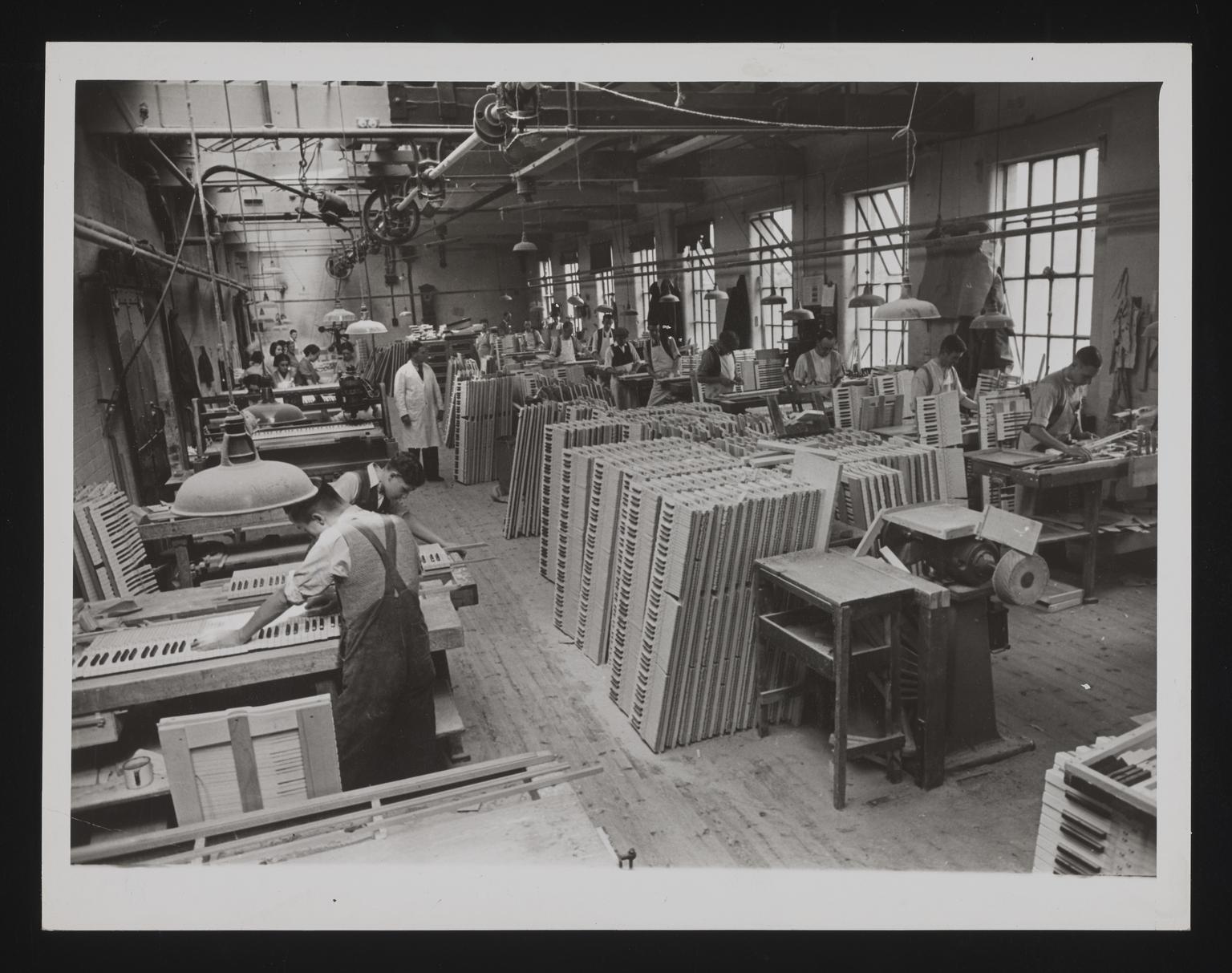 Daily Herald Photograph: Keyboad making workshop | Science Museum Group ...