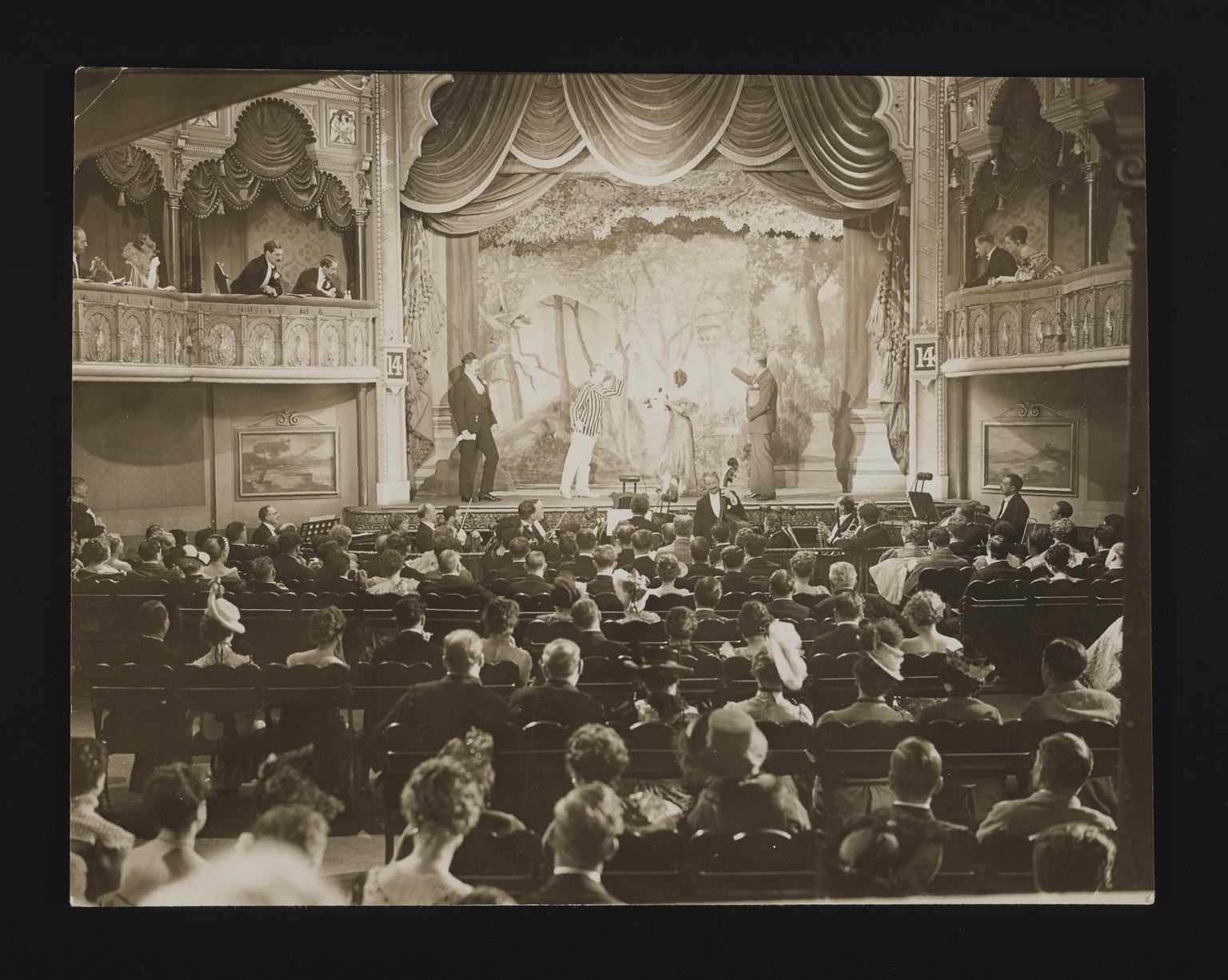 A photographic print of Matthews, Jessie | Science Museum Group Collection