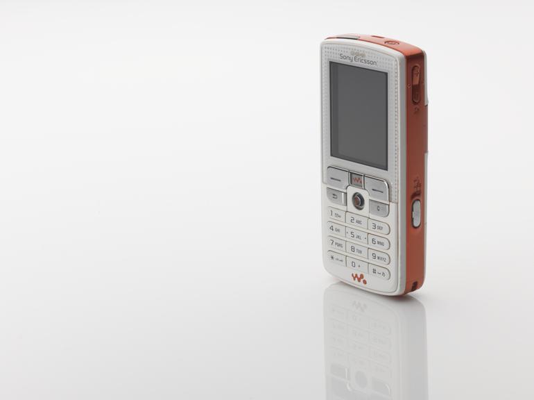 Sony Ericsson W800 'Walkman' mobile telephone, 2005-2006 | Science ...