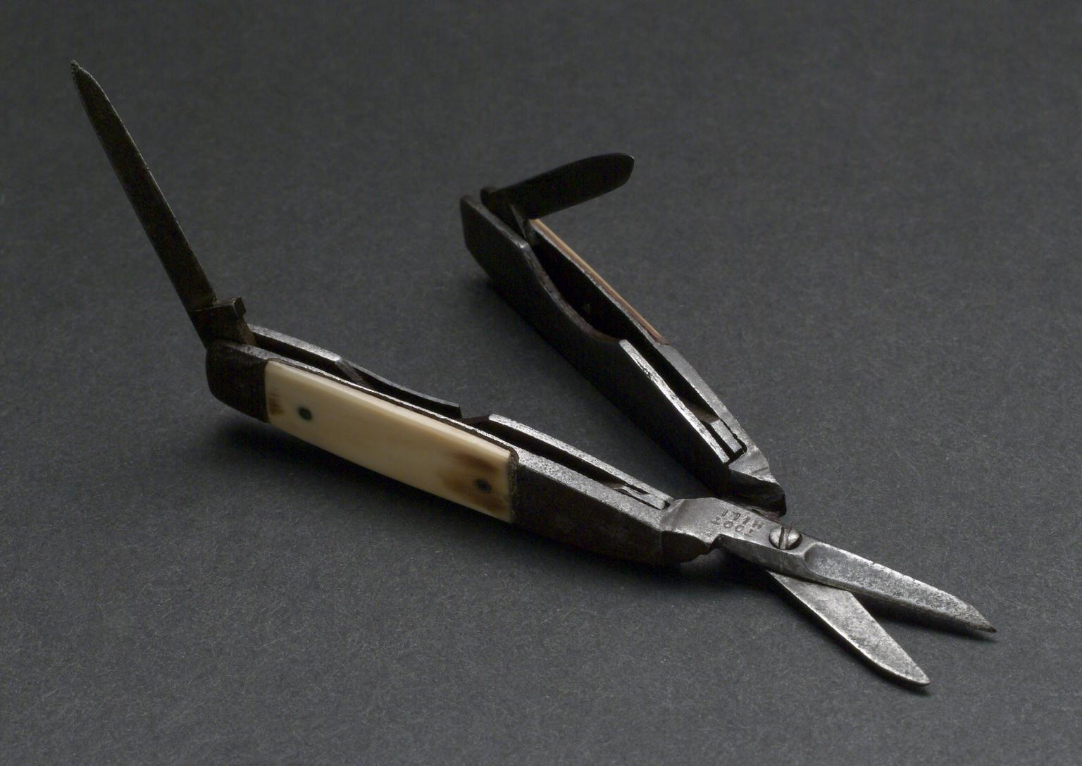 Folding scissors | Science Museum Group Collection