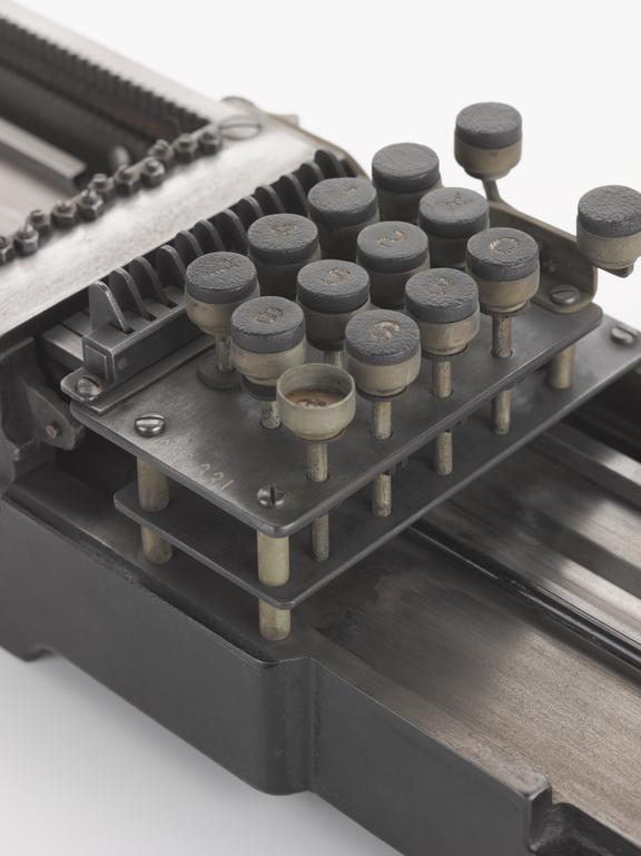 Hollerith key punch, model 20, 1909-1932 | Science Museum Group Collection