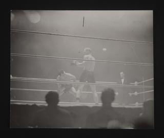 A photographic print of Sports, Boxing, Phillips v Kolblin, 3.11.37 ...