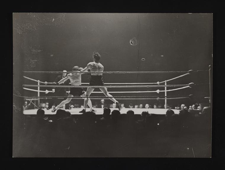 A photographic print of Sports, Boxing, Doyle v Staal, 15.2.37 ...