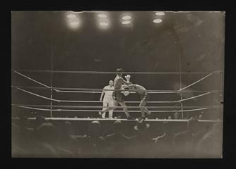 A photographic print of Sports, Boxing, Harvey v Thill, 4.7.32 ...
