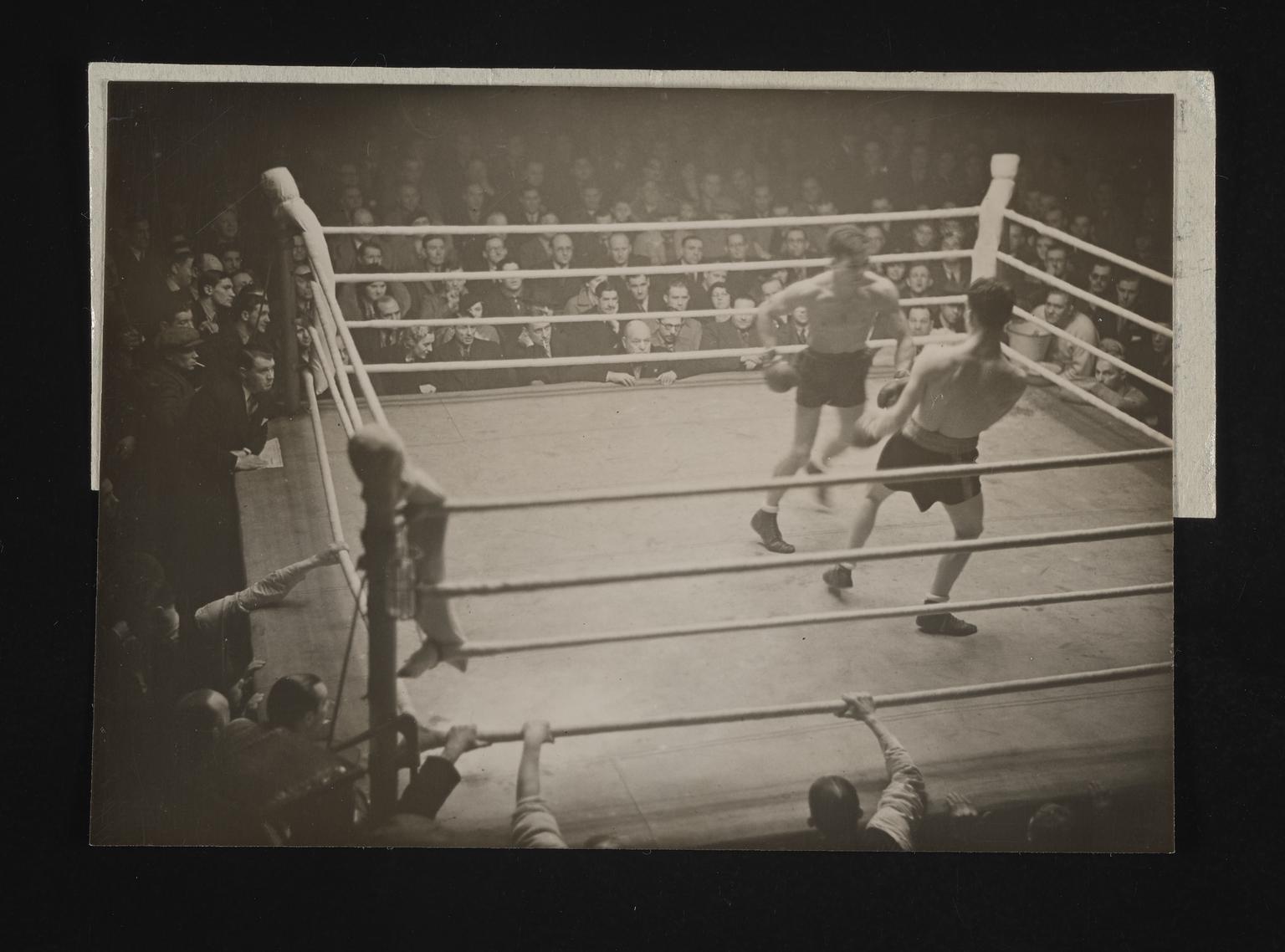 A photographic print of Sports, Boxing, Connolly v Miller, 6.1.35 ...
