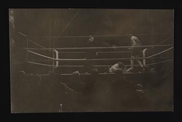 A photographic print of Sports, Boxing, Meen v Petersen, 12.7.32 ...
