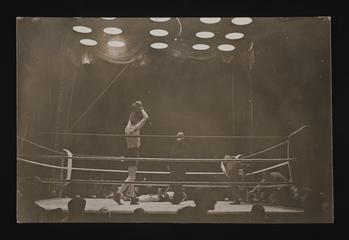 A photographic print of Sports, Boxing, Meen v Petersen, 12.7.32 ...