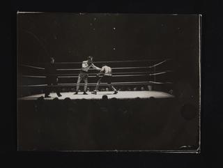 A photographic print of Sports, Boxing, Harvey v Tarante, 12.4.34 ...