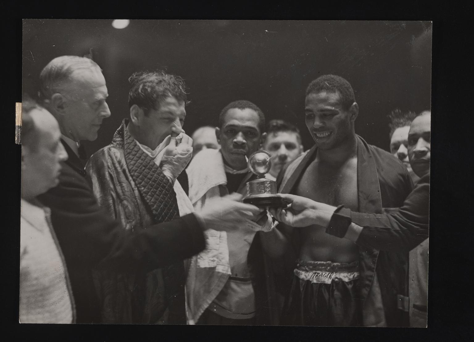 A photographic print of Sports, Boxing, Harvey v Lewis, 9.11.36 ...