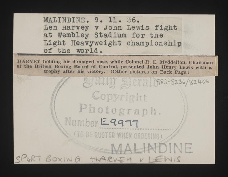 A photographic print of Sports, Boxing, Harvey v Lewis, 9.11.36 ...