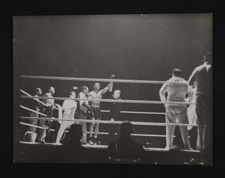 A photographic print of Sports, Boxing, Harvey v Lewis, 9.11.36 ...