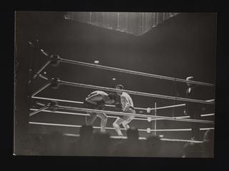 A photographic print of Sports, Boxing, Harvey v Phillips, 1.12.38 ...