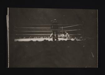 A photographic print of Sports, Boxing, Harvey v Petersen, 30.11.33 ...