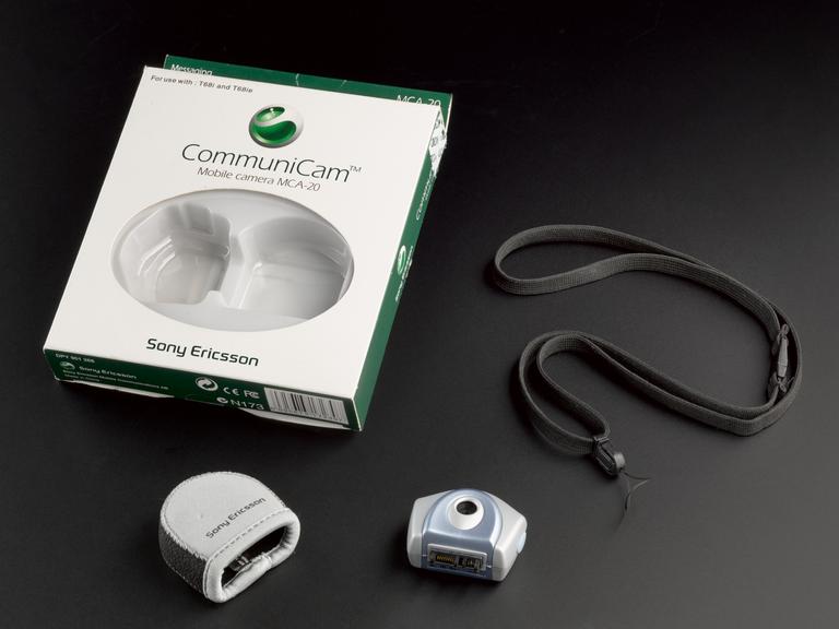 Camera attachment for Sony Ericsson T68 mobile telephone, 2002-2005 ...