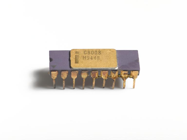 Closed Intel 8008 microprocessor chip, 1972-1977 | Science Museum Group ...