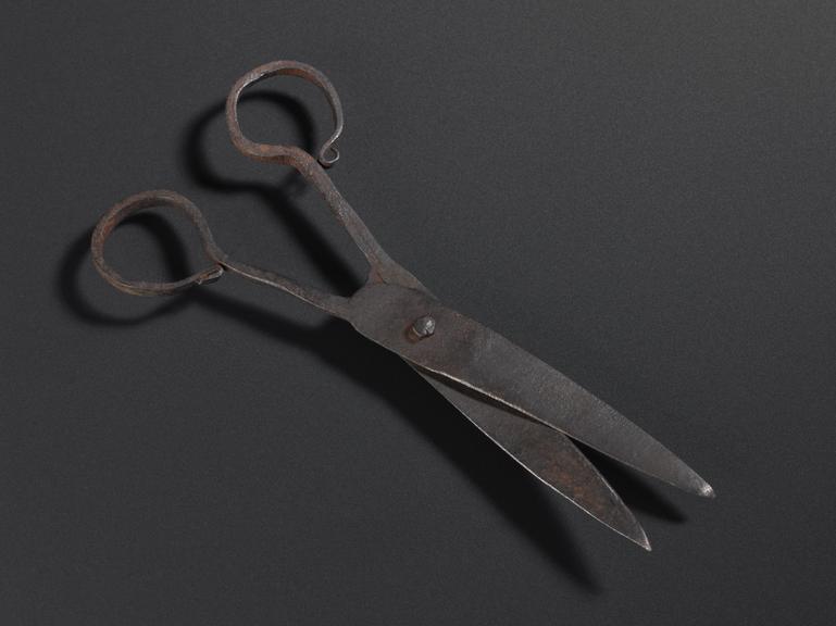 Egyptian native-made wool: scissors | Science Museum Group Collection